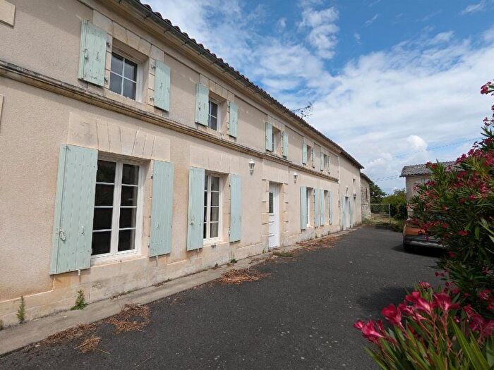 Maison à vendre - Saint-Ouen-la-Thène - 6 pièces - 3 chambres