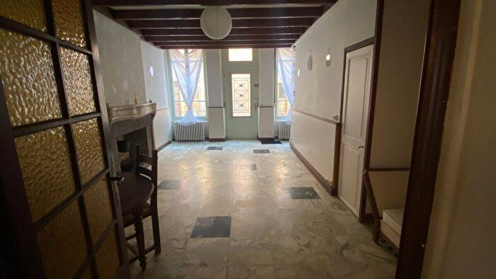 Maison 5 pièces à louer à Seyr, La Charité-sur-Loire