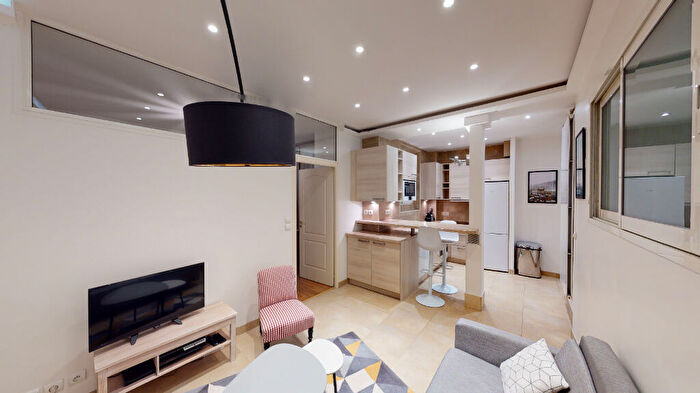 Appartement à louer - Paris e , Auteuil-Nord, Jasmin, Mirabeau - 2 pièces - 1 chambre