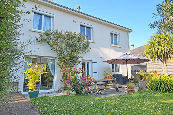 Maison 7 pièces à vendre à La Chapelle-sur-Erdre, Centre-ville, Gare, Chêne Vert