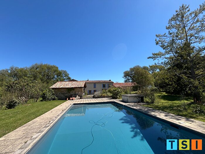 Maison à vendre - Aurignac - 9 pièces - 5 chambres