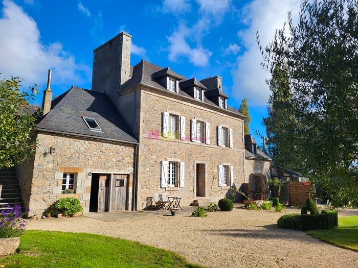 Maison 10 pièces à Ploudaniel, à vendre