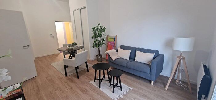 Appartement à vendre - Mantes-la-Jolie, Centre-ville - 2 pièces - 1 chambre