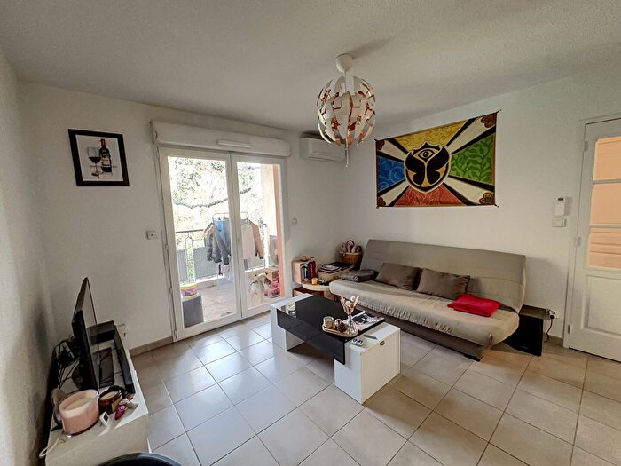 Appartement 2 pièces à louer à Saint-Étienne-du-Grès