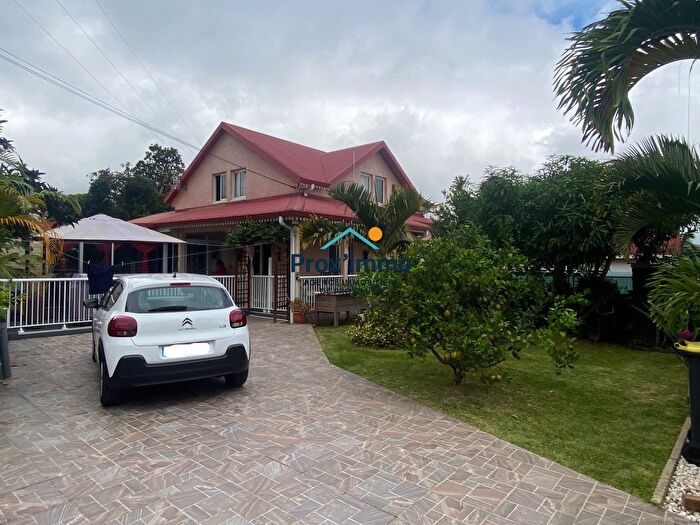 Maison à vendre - Le Tampon - 8 pièces - 6 chambres