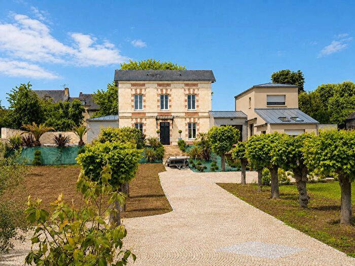 Maison 9 pièces à vendre - Souzay-Champigny