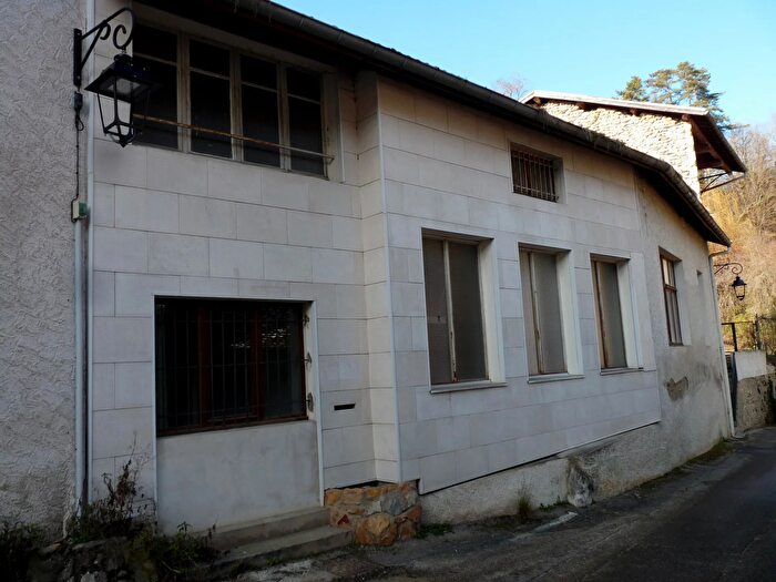 Maison 5 pièces à Saint-Geoire-en-Valdaine, à vendre