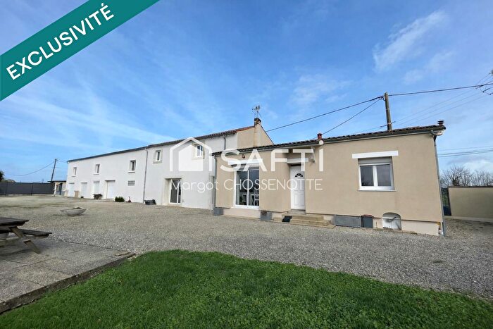 Maison à vendre - Asnières-la-Giraud - 4 pièces - 3 chambres