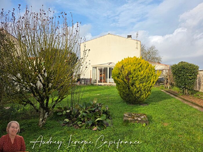 Maison à vendre - Surgères - 6 pièces - 5 chambres