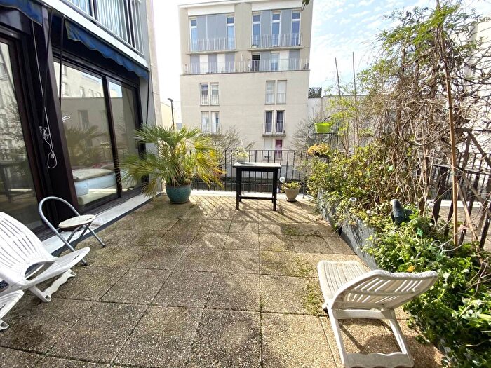 Appartement à louer - Grenier Point du Jour, Boulogne-Billancourt - 2 pièces - 1 chambre