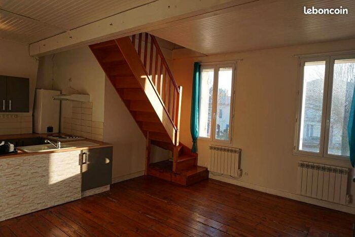 Cadillac-en-Fronsadais : Appartement 4 pièces à louer
