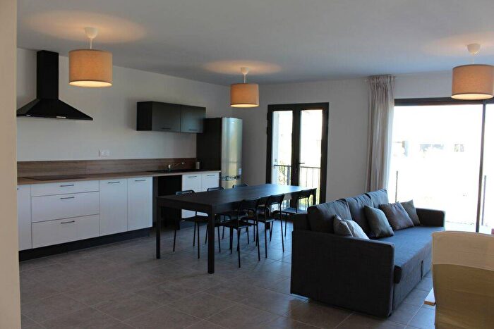 Caromb : Maison 4 pièces à louer
