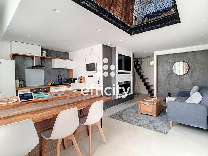 Appartement à vendre - Saint-Raphaël, Les Arênes - 3 pièces - 2 chambres