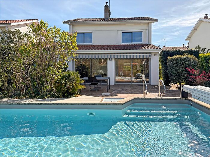 Maison à vendre - Le Haillan - 5 pièces - 4 chambres