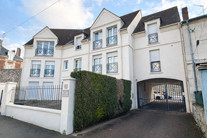 Appartement à louer - Senlis - 5 pièces - 3 chambres