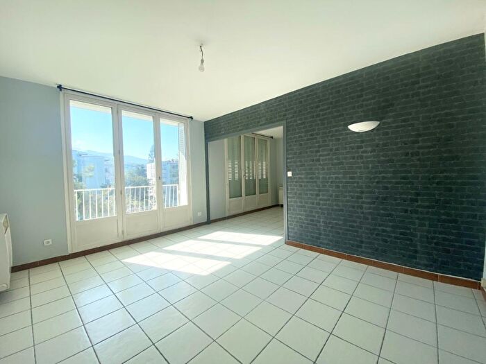 Appartement 3 pièces à louer à Saint-Martin-d'Hères, Teyssere