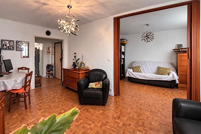 Appartement à vendre - Longjumeau, Centre-ville, Mairie - 4 pièces - 2 chambres