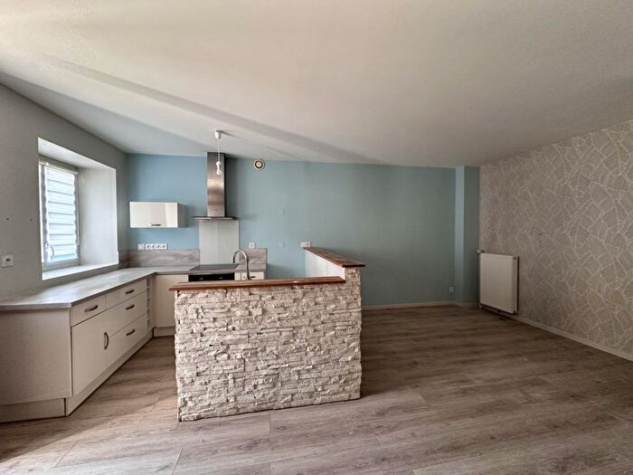 Maison 4 pièces à Saint-Benoît, à louer