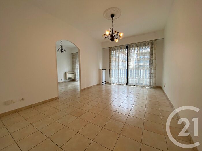 Appartement 3 pièces à louer à Nice, Garibaldi