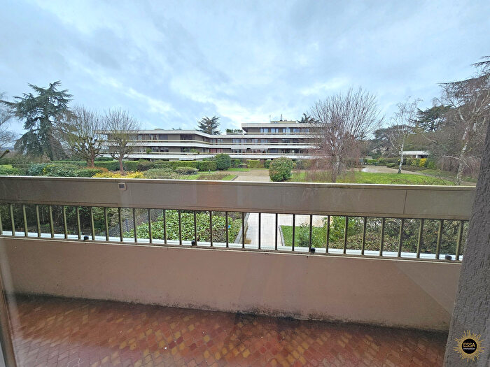 Appartement à louer - Noisy-le-Roi - 2 pièces - 1 chambre