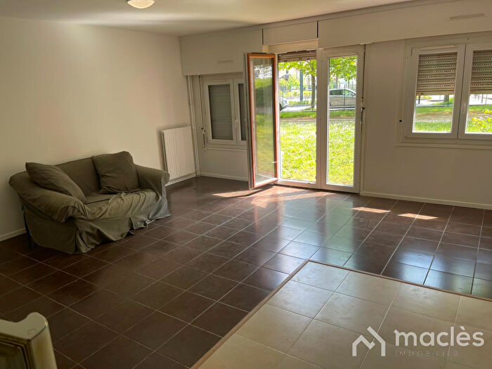 Appartement à vendre - Villetaneuse, Langevin - 3 pièces - 2 chambres