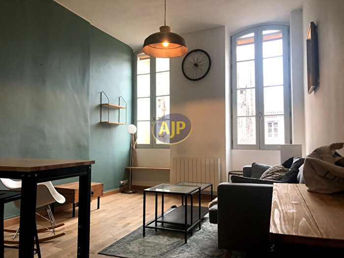 Appartement 2 pièces à louer à Bordeaux, Capucins, Saint-Michel