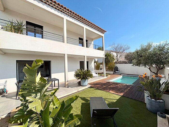 Maison à vendre - La Ciotat, Saint-Hermentaire, Les Séveriers, La Salle - 6 pièces - 4 chambres