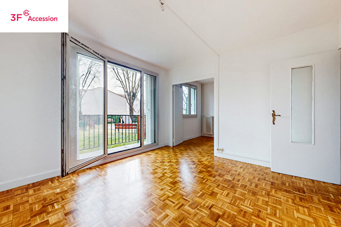 Appartement à vendre - Bondy, Les Mérisiers - 4 pièces - 3 chambres