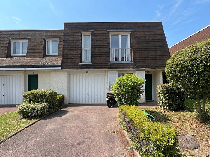 Maison 5 pièces à vendre à Courcouronnes, Hôpital, Marchais Guesdon, Orme à Martin
