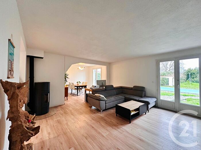 Maison à vendre - Saint-Romain-la-Virvée - 4 pièces - 3 chambres