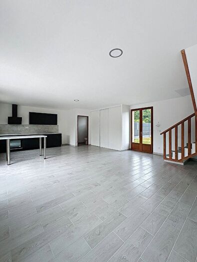 Maison à louer - Salles - 3 pièces - 2 chambres