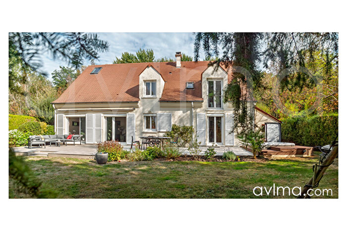 Saint-Nom-la-Bretèche - Maison 9 pièces à vendre