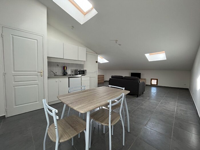 Appartement à louer - Béziers, Centre-ville, Palais des Congrès, Garibaldi, Gambetta - 1 pièce