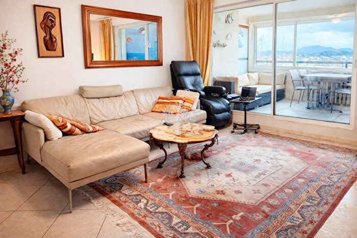 Appartement à vendre - Sanary-sur-Mer, Centre-ville, Port - 5 pièces - 3 chambres