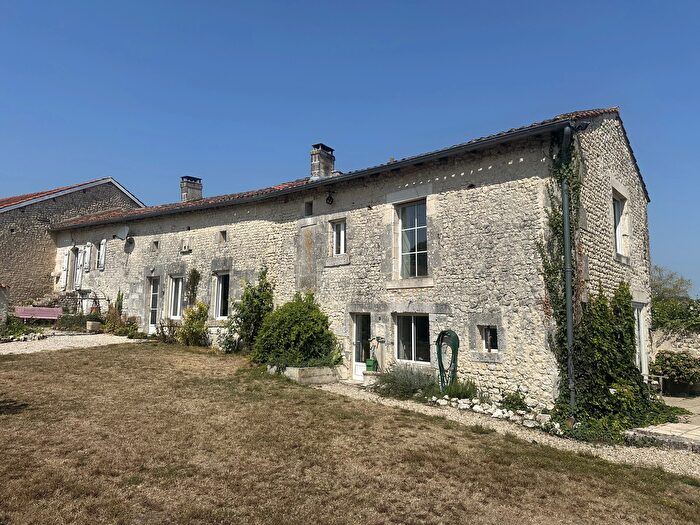 Maison 7 pièces à vendre - Étriac