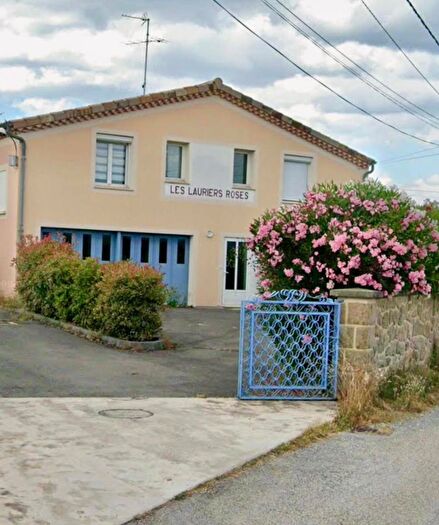 Appartement à louer - Villeneuve-de-Berg - 4 pièces - 3 chambres