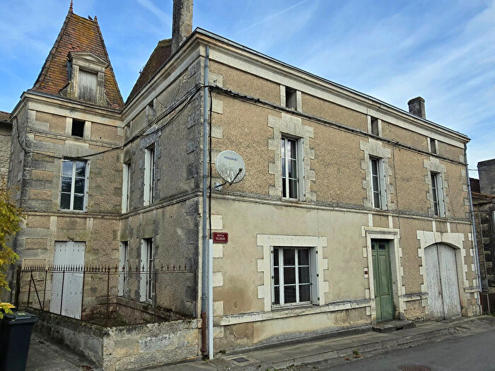 Maison à vendre - Palluaud - 6 pièces - 3 chambres