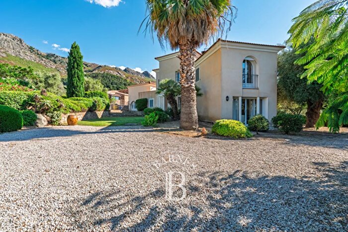 Maison 8 pièces à Calvi, à vendre