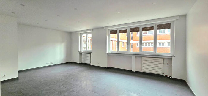 Appartement à louer - Neuilly-sur-Seine, Saint-James, Madrid - 3 pièces - 2 chambres