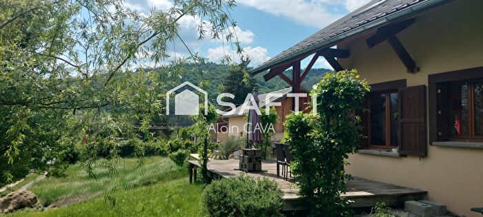 Maison 5 pièces à Montclar, à vendre