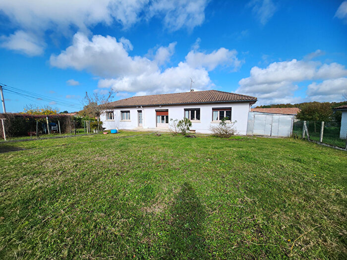 Maison à vendre - Pugnac - 6 pièces - 4 chambres