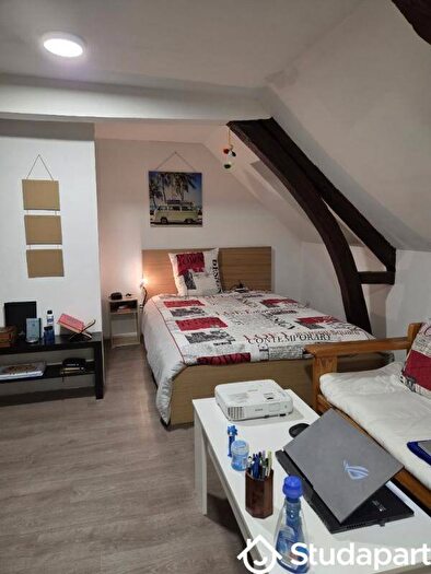 Appartement à louer - Centre Ville, Saint-Quentin - 1 pièce