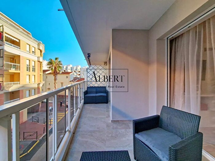 Appartement à vendre - Cannes, Pointe Croisette - 2 pièces - 1 chambre