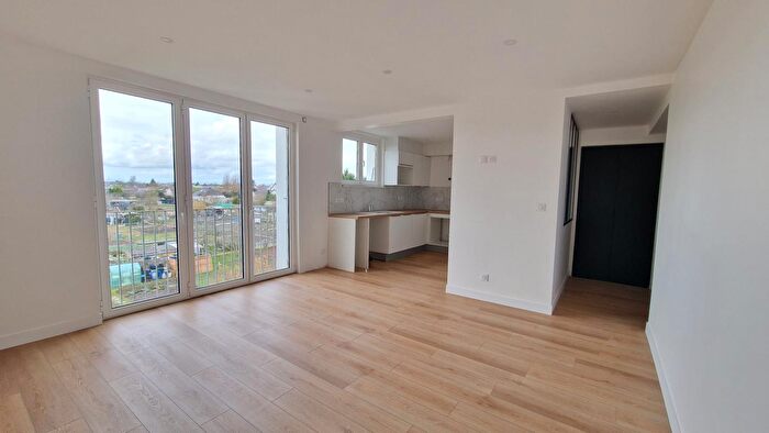 Appartement à vendre - Saint-Jean-de-la-Ruelle, Charles Beauhaire, Paul Doumer, Mairie - 3 pièces - 2 chambres