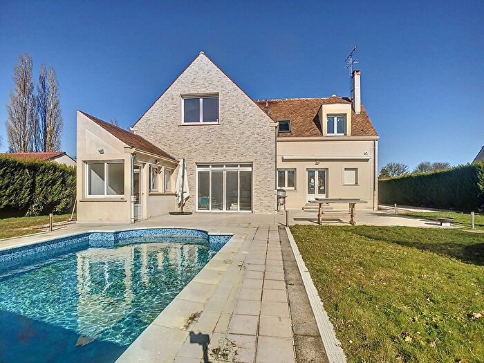 Maison à vendre - Les Essarts-le-Roi - 8 pièces - 4 chambres