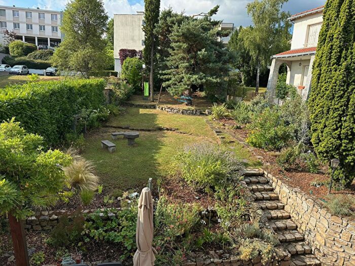 Maison à louer - Chamalières, Royat - 6 pièces - 5 chambres