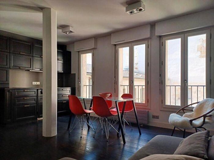 Appartement à louer - Saint Gervais, Paris ème arrondissement - 3 pièces - 2 chambres