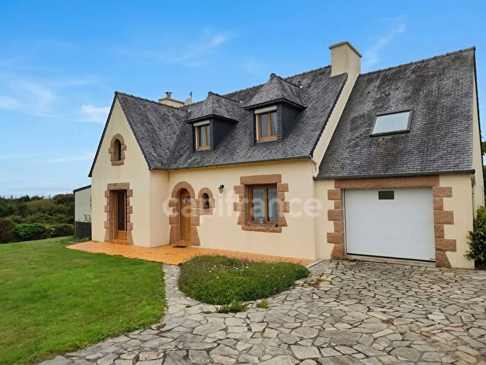 Maison 9 pièces à Botsorhel, à vendre