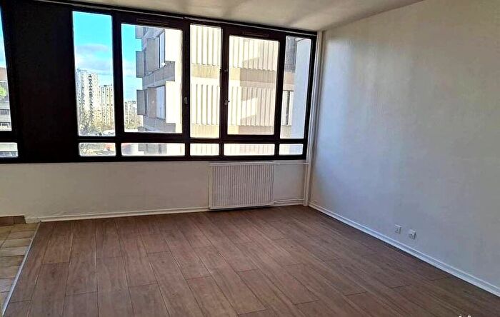 Appartement à vendre - Bobigny, Centre-ville - 2 pièces - 1 chambre