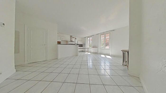 Appartement à louer - Saint-Étienne, La Terrasse, Bel Air, Bergson, Carnot - 3 pièces - 2 chambres